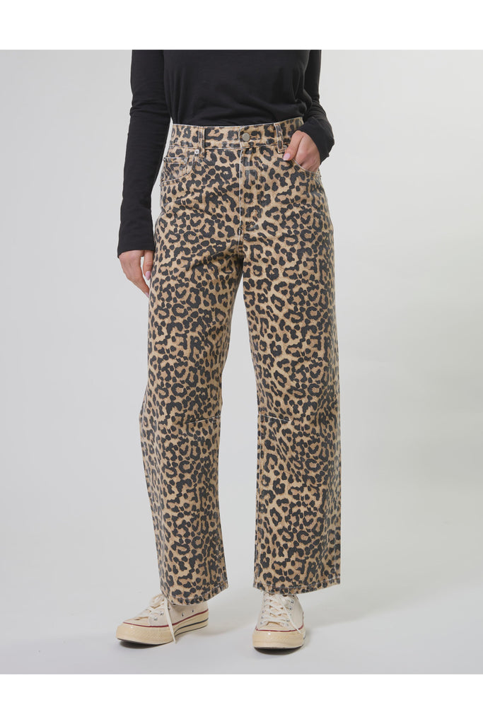 Crisp Home + Wear delivering a tasteful range of homeware and clothing